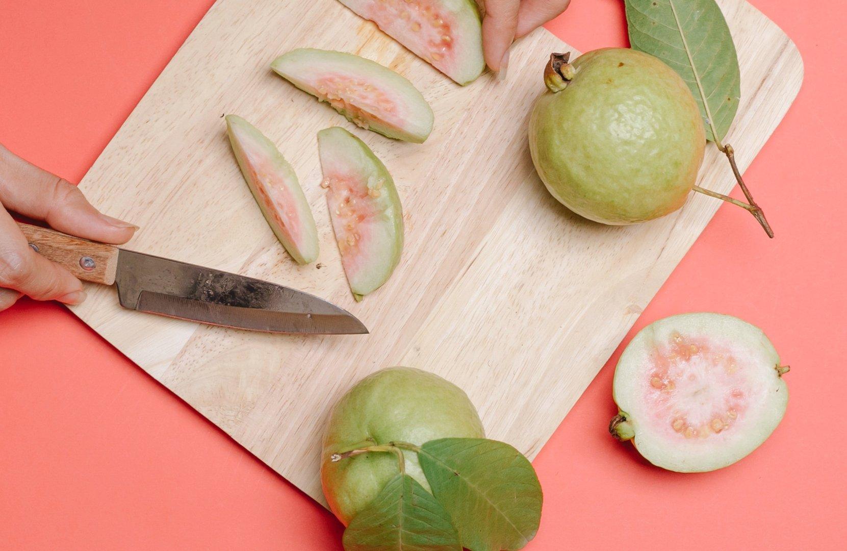 Guava Juice: Uses, Benefits, Side Effects